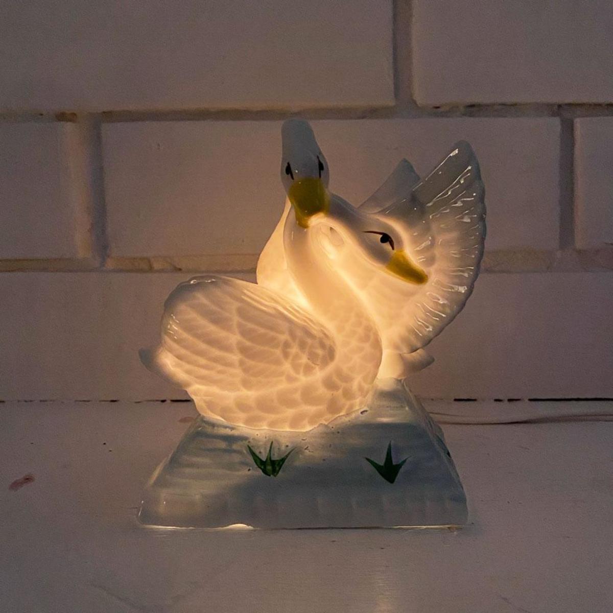 Vintage Porcelain Swan Lamp | Garmentory